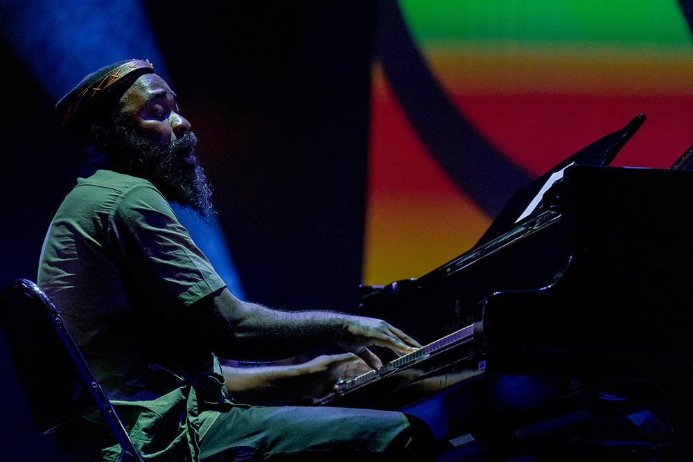 Ancestral Echoes: Nduduzo Makhathini’s In The Spirit Of Ntu ...