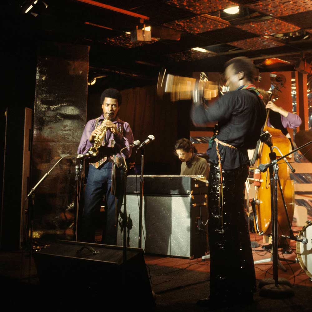 Wayne Shorter solo: Flight of the Phantom Navigator | Everything Jazz